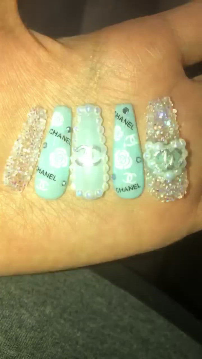 Headliner – Affix Nails